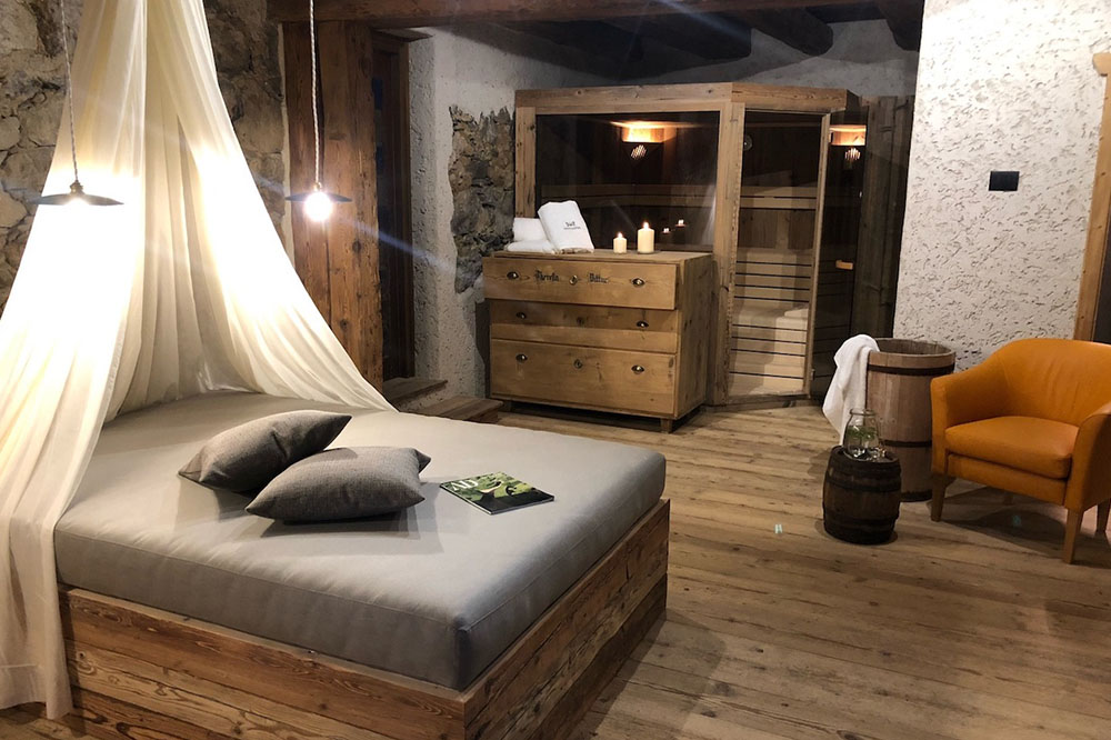 Mountain Chalet - Exquisitely restored Chalet in the Forest.